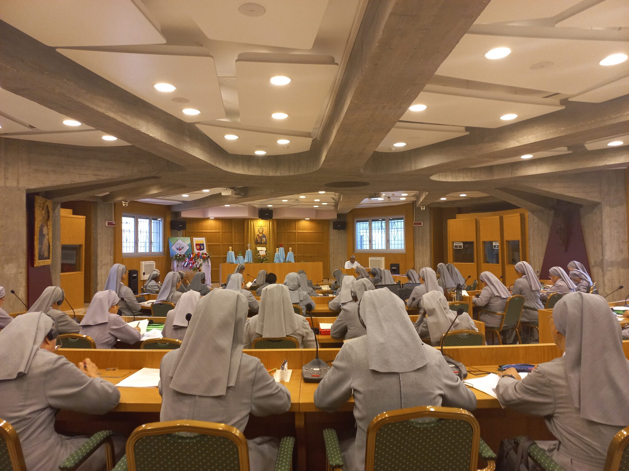 Les Sœurs de Saint Paul de Chartres en Chapitre Général - Diocèse de ...