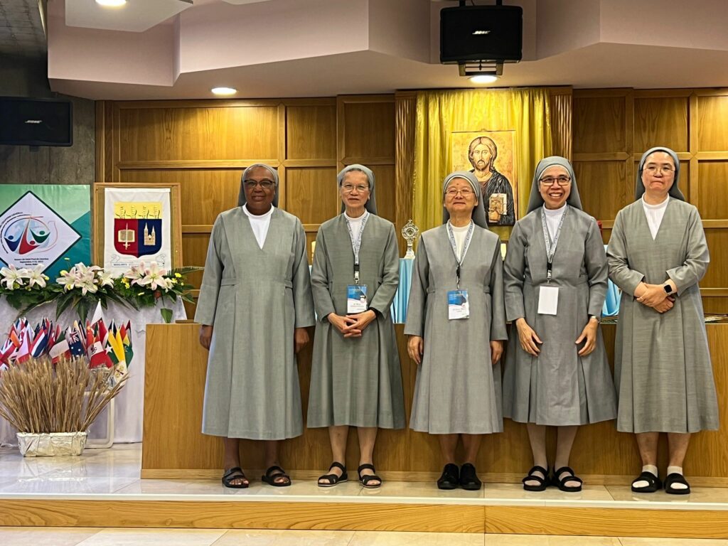 Les Sœurs de Saint Paul de Chartres en Chapitre Général - Diocèse de ...